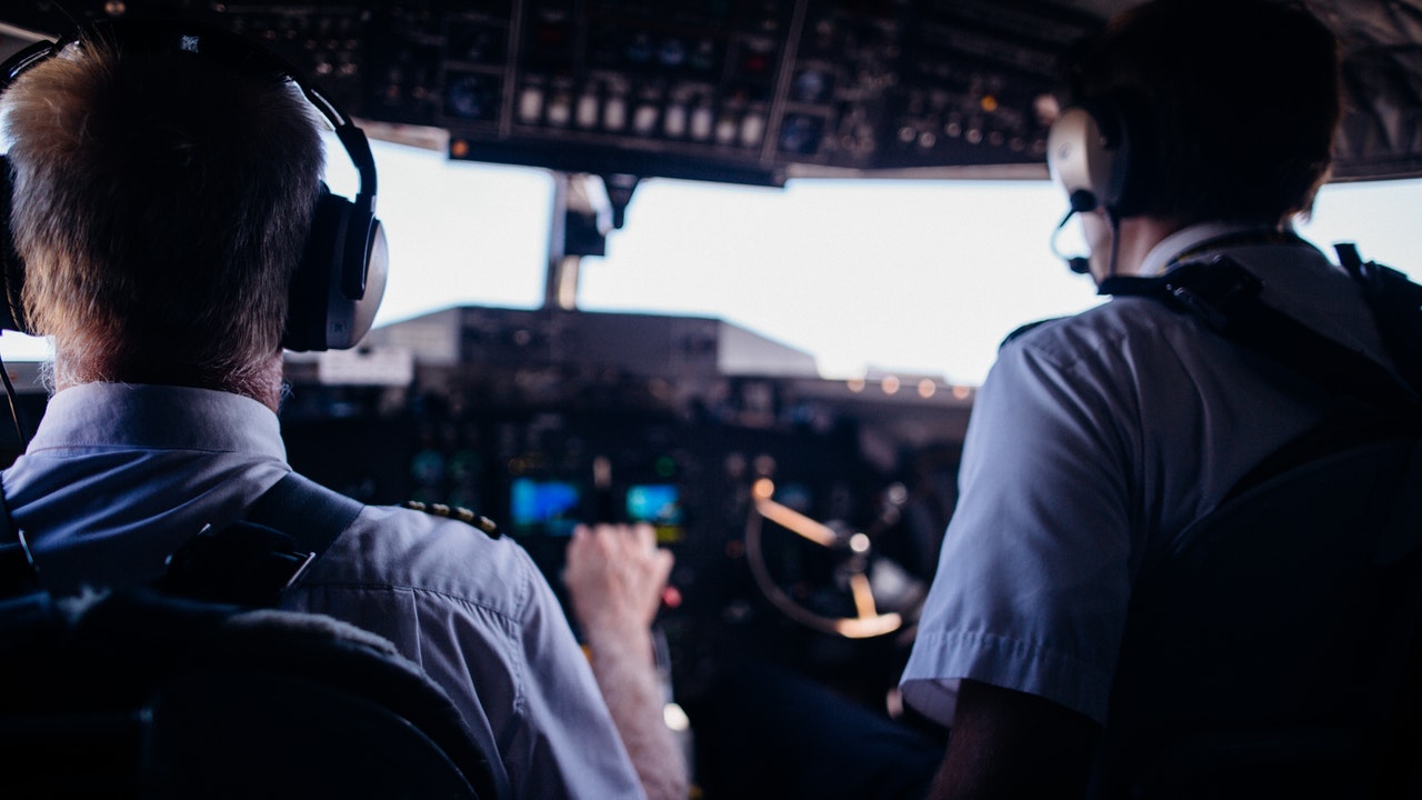 Ingin Jadi Pilot? Ini 5 Pilihan Sekolah Pilot di Indonesia - Kata Eca